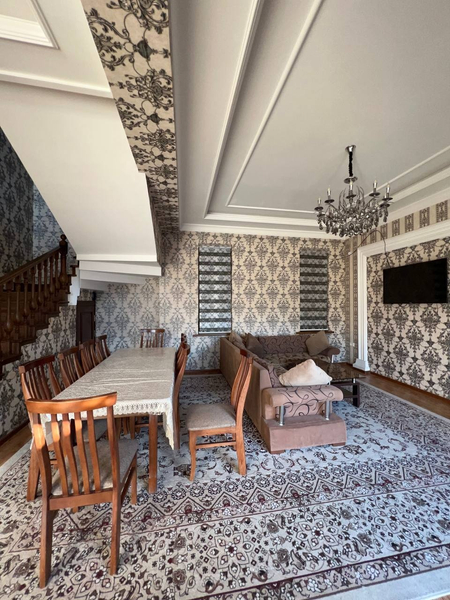 Dacha Qizil SARAY