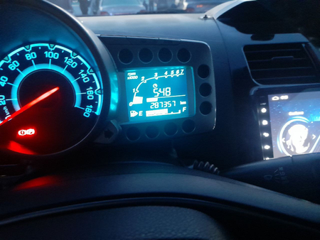Shevrolet spark 1.1 mator kraska 2 ta petnosi bor qolgan joylari toza