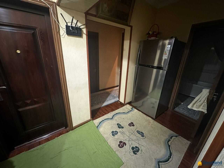 Продается 3 ком квартира в Мирзо Улугбекском р-не Сайрам БИЙ  (J 1383)
