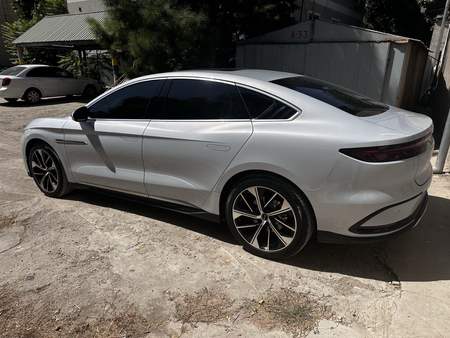 BYD HAN 506 km 2024