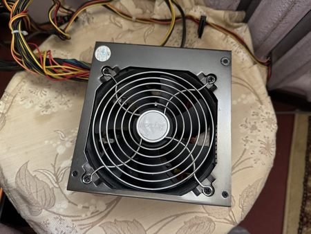 Продаю блок питания Huntkey 500 wt оригинал