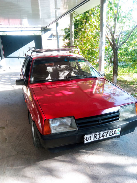 Автомобиль  ваз 2109