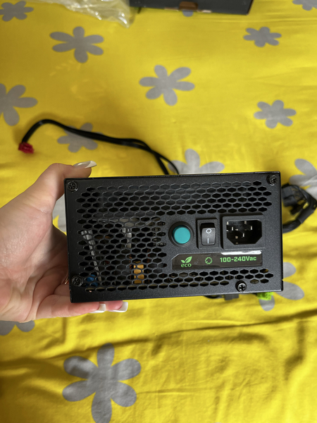 Блок питания GameMax VP700 RGB