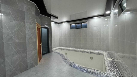 Продается Дом  сот 2,5 , на М-Улугбекском  районе ул:Сайкалай (J3105)