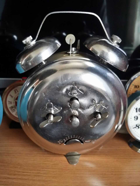 Продам будильники СССР механические
