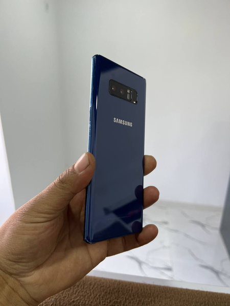 Samsung galaxy note8  64 gb 2 simqarta imedam o'tgan
