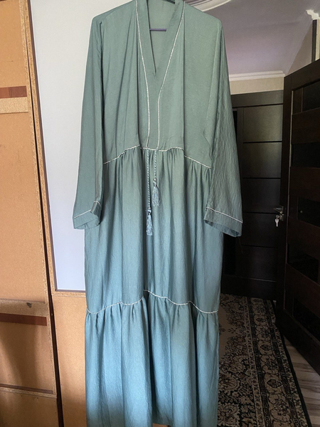 Продам срочна вечерний  платья