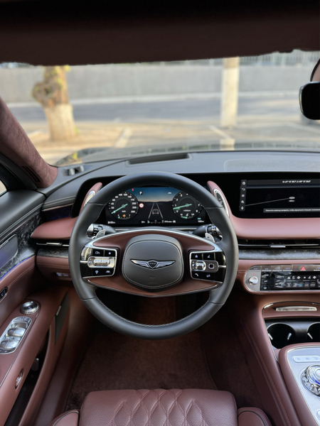 Genesis G90 4WD Limousine