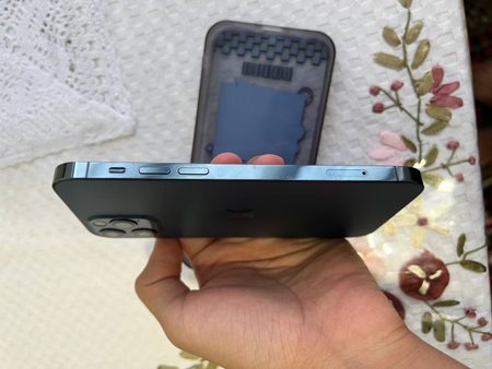 IPhone 12Pro 256gb.Xamma joyi radnoy.Yomkost 78%.Face ID ishlidi