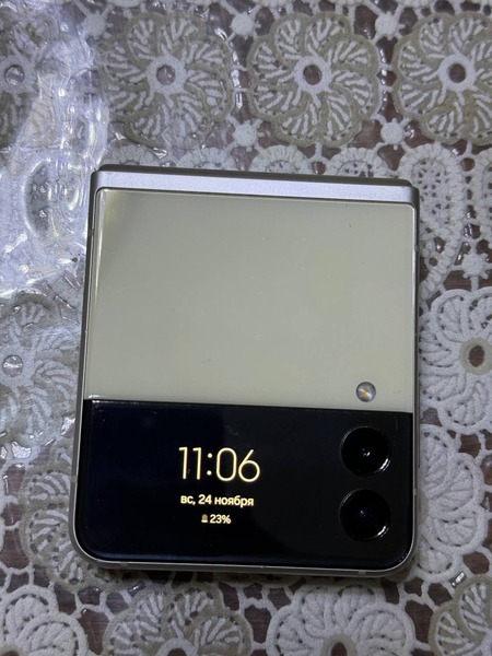 Срочно сотилади Samsung the flip 3 gold 4/128