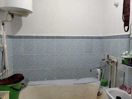 3xonali 1 Chi etaj uy sotiladi Ohangaron 2 Chi mkr da