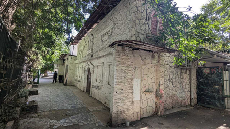 Здание на Дархане (метро Хамид Алимджан)