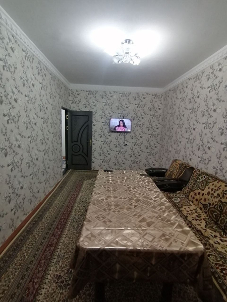 Шахар марказида жойлашган 2 хонали квартира ижарага берилади