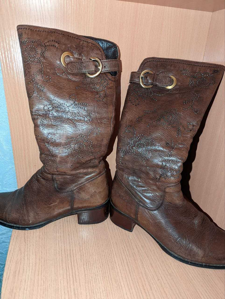 продам 2 пары женских сапог _Италия