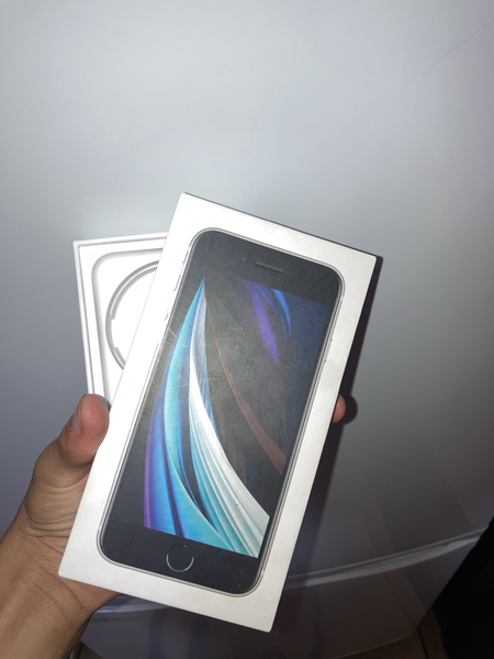 iphone SE 2022 idealno