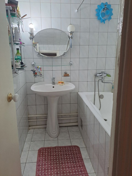 Срочно продаётся 3 комнатная квартира в сергели 2