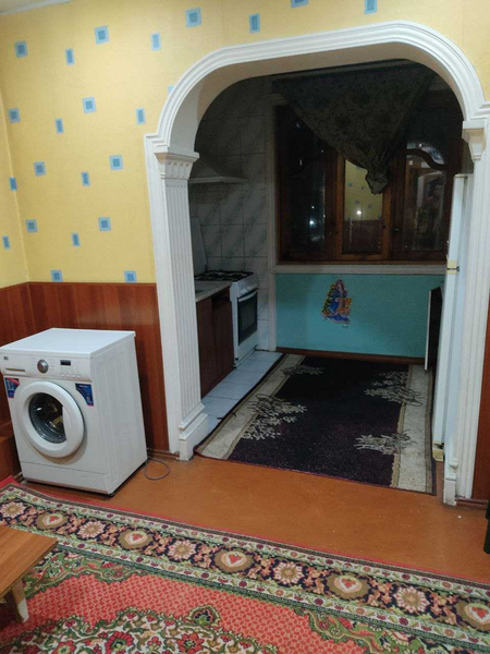 Юнусабад 10 квартал 3/1/5 отдельный выход +огород