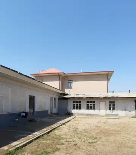 Olmozor timani 1/3 qora qamishda 2/4/4/54 kv sotilvoti