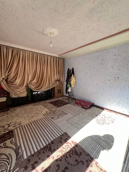 Uchastka sotiladi 3.5 sotix 6 xona
