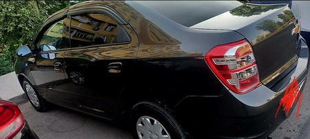 Cobolt sedan mokriy asfalt 2022