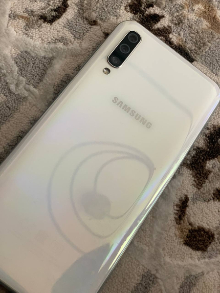 SAMSUNG A50 64gb 4ram