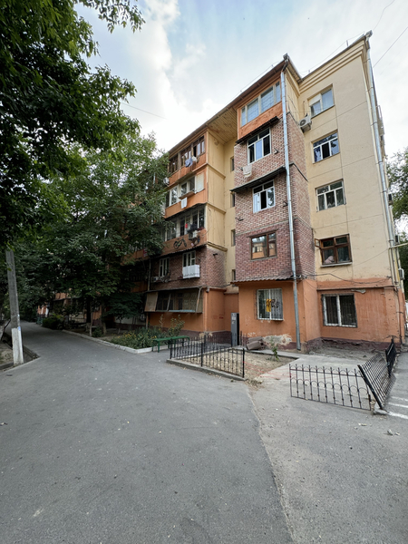 Продаётся Квартира Фархадский. 3хкомнат