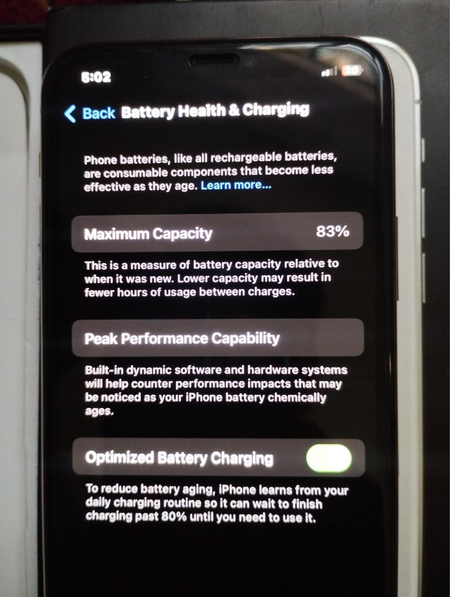 iPhone 11 Pro   .