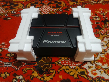 Pioneer 500w усилитель сотилади