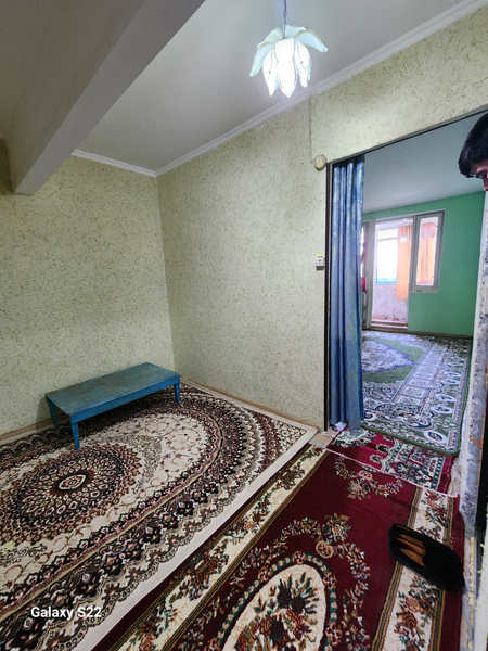 Срочно продается 2 ком квартира .Бам.