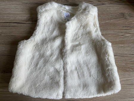 Меховая жилетка baby gap