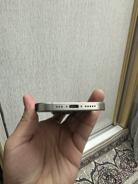 Iphone 15 pro 128 gb Simkartali