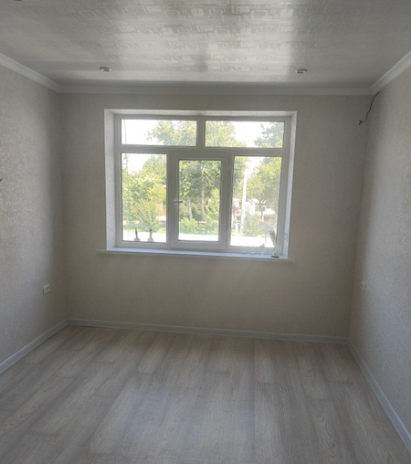 Qorasaroyda 1/2/2 yevro remont 27м² Yo'l yuzidagi do'm srochni sotilad