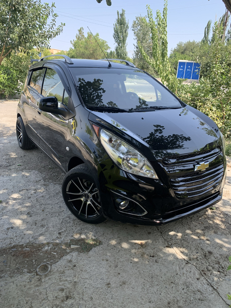 Spark tezda sotiladi pul kerak
