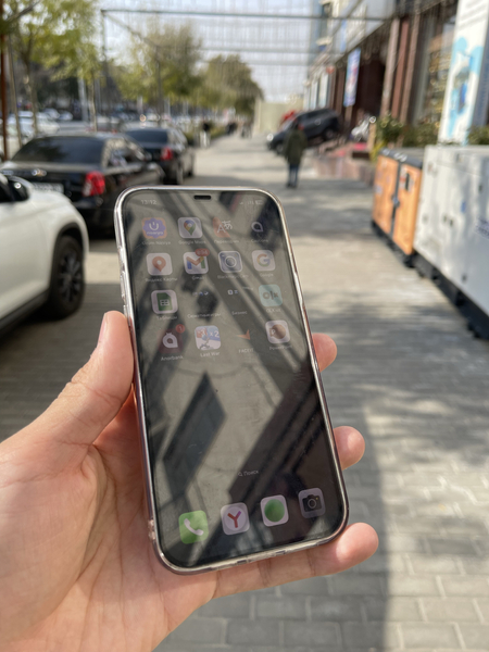Iphone 12 pro max IDEAL