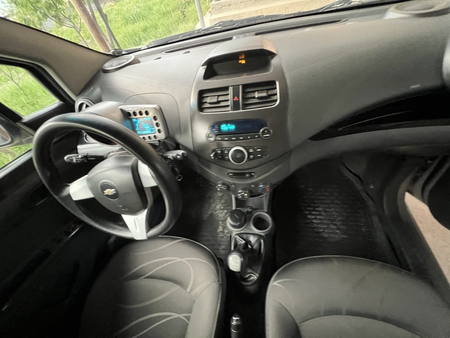 spark chevroletvnnznxnc jskdnf kakdjdjwjdjd