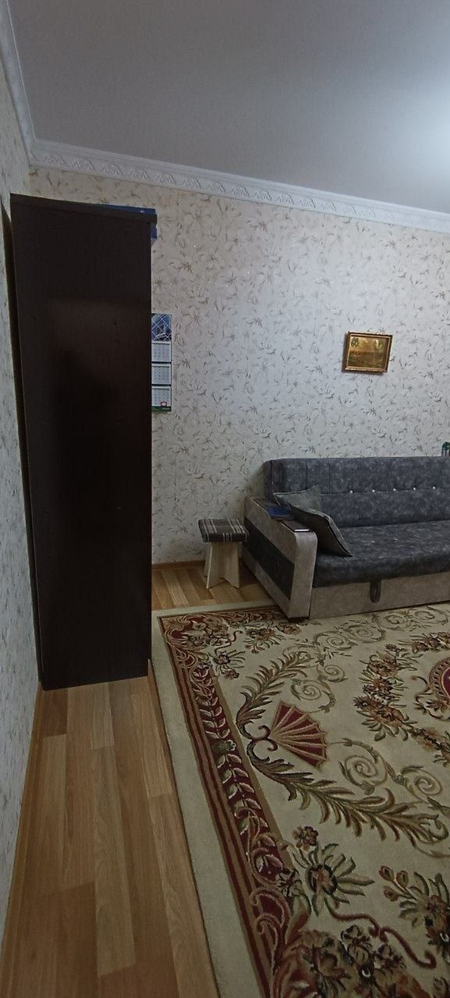 Сотилади Чиланзар 8 квартал 1//3//4 с обстановкой