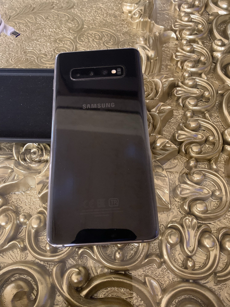 Самсунг s 10+