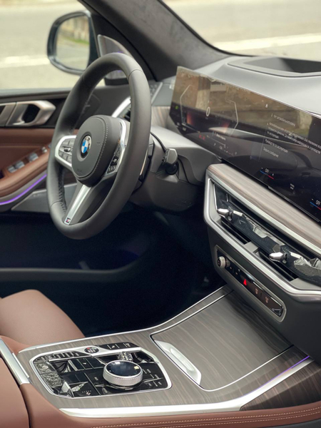 BMW x7 40i, M пакет, пробег 950км