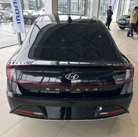 Hyundai Sonata Black