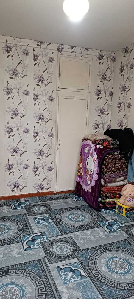 2 мкрда жойлашган 2 хонали квартира сотилади.