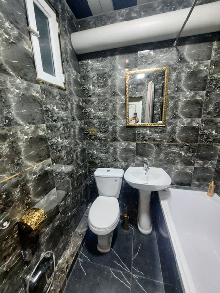 3xonali luxe beruni metroga qizlarga