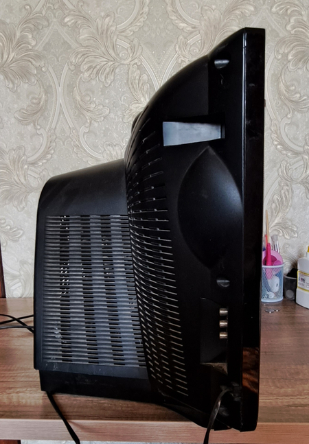 Продам телевизор LG Ultra slim 51cm
