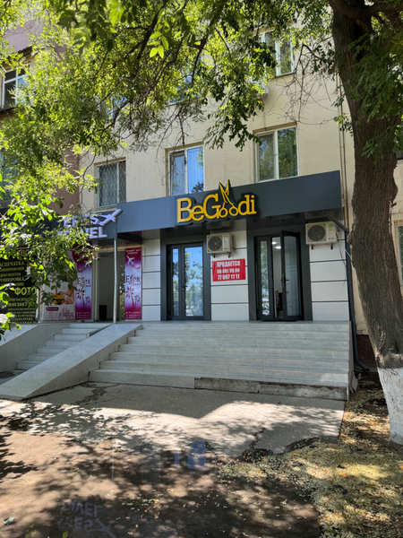 Продается 3х ком нежилая квартира