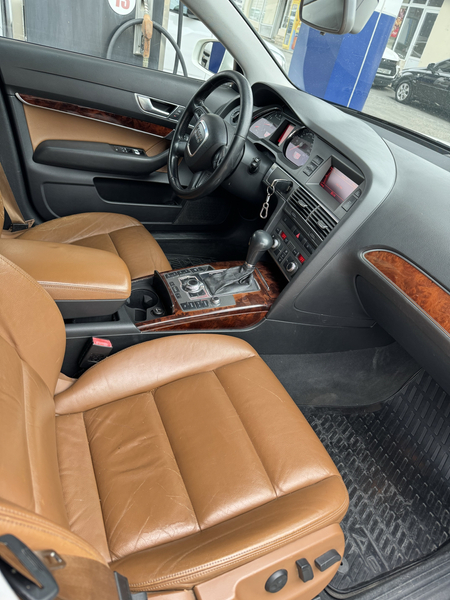 Продаётся Audi A6 2006 года, дубайский вариант