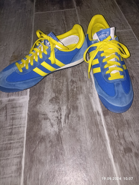 Adidas krasovka satladi