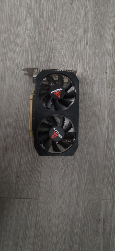 продам Radeon RX560