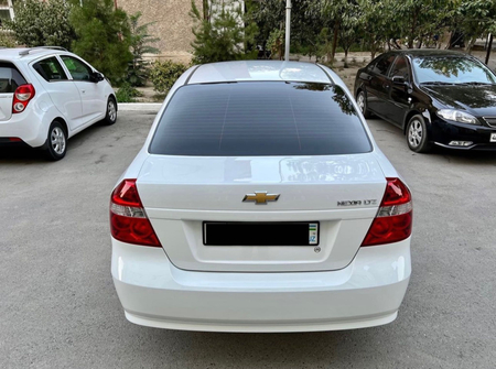 Nexia 3, AT, LTZ