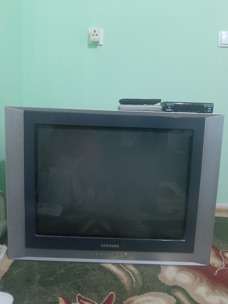 Самсунг телевизор  холати янгидай