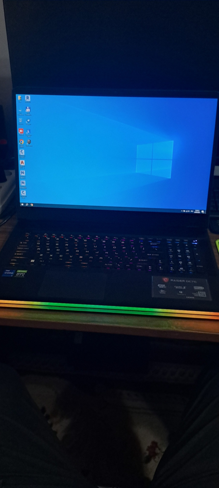 Продается ноутбук MSI (+сумка)