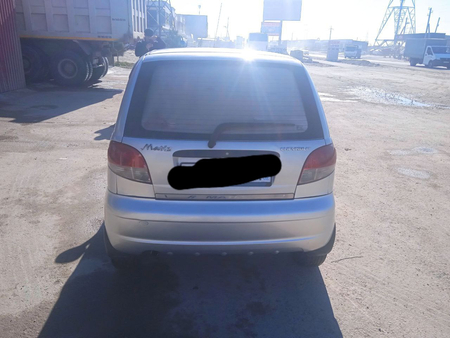 2010 yil matiz kapot eshik va kiriloda bor kraska